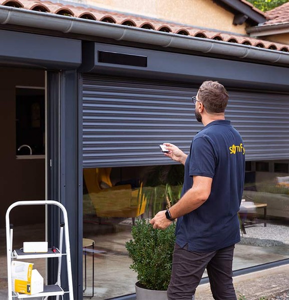 Solar-powered window roller shutters | Domestic | Somfy